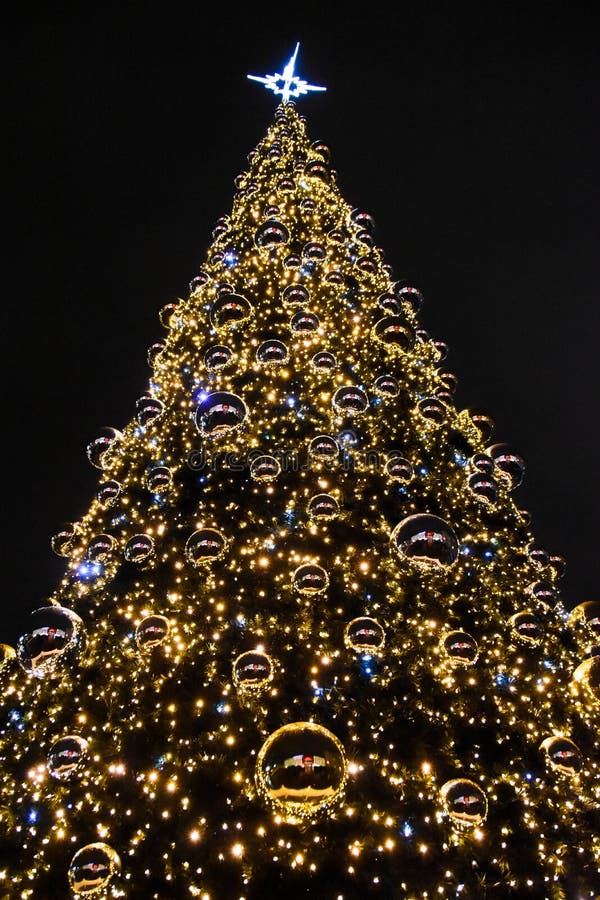 Jul I Polen, Krakow, Mitt, Julgran Arkivfoto - Bild av vinter ...