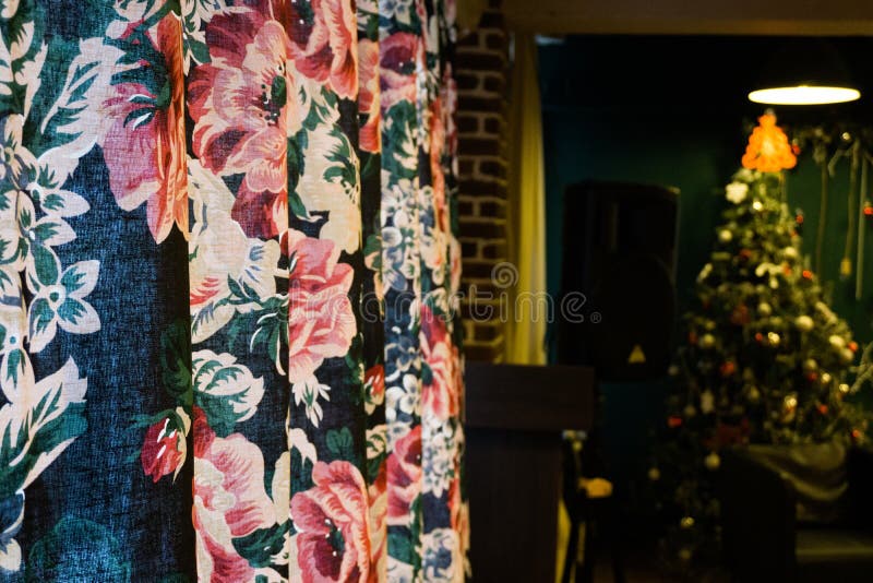 Jul och julpynt arkivfoto. Bild av träd, löv, trä, natur - 134257206