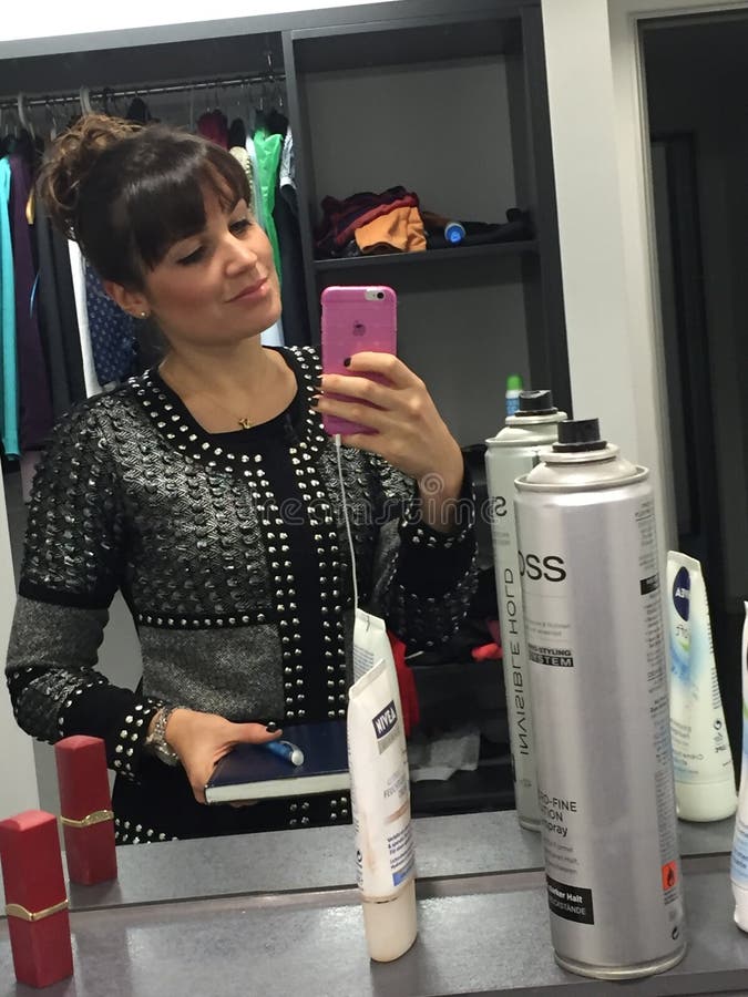 Julia Bauer - Presentador De La TV - Moderatorin Imagen de archivo ...