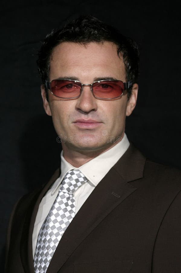 Julian Mcmahon photo stock éditorial. Image du récompenses - 32457228