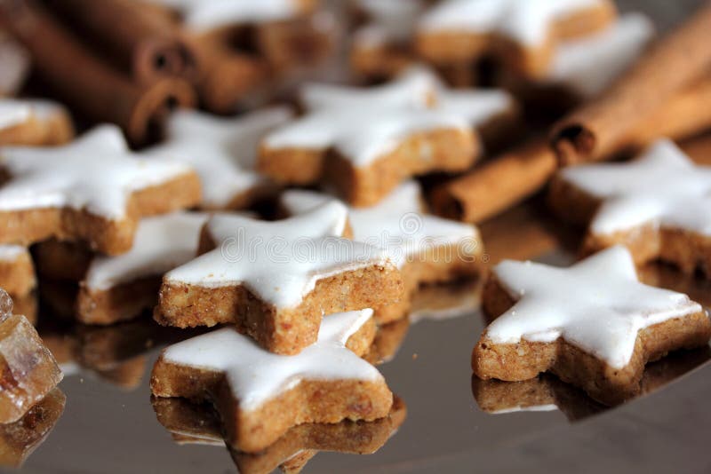 Julkakor - stjärnor arkivfoto. Bild av kokt, makro, kakao - 35810354