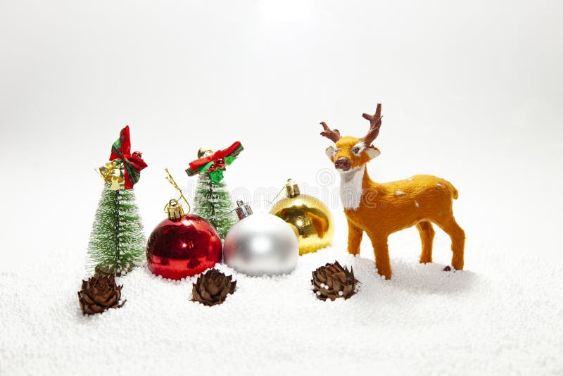 Julsemestertema Med Renar Och Julgranar Fotografering för Bildbyråer ...