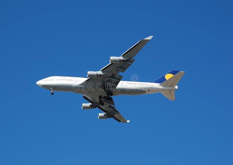 Avión De Pasajeros Jumbo Boeing 747 Foto de archivo - Imagen de grande ...