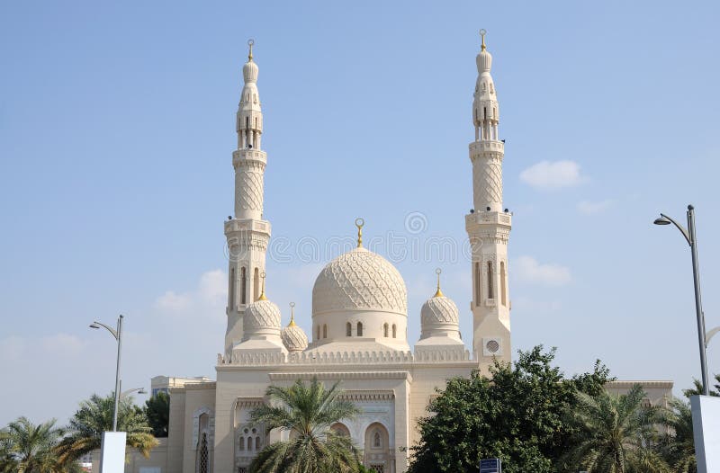 Jumeirah-Moschee in Dubai stockfoto. Bild von religion - 8160856