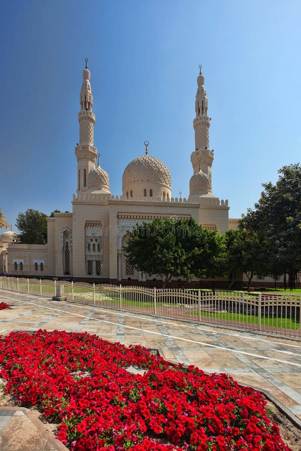 Jumeirah Moschee in Dubai, United Arab Emirates Stockfoto - Bild von ...