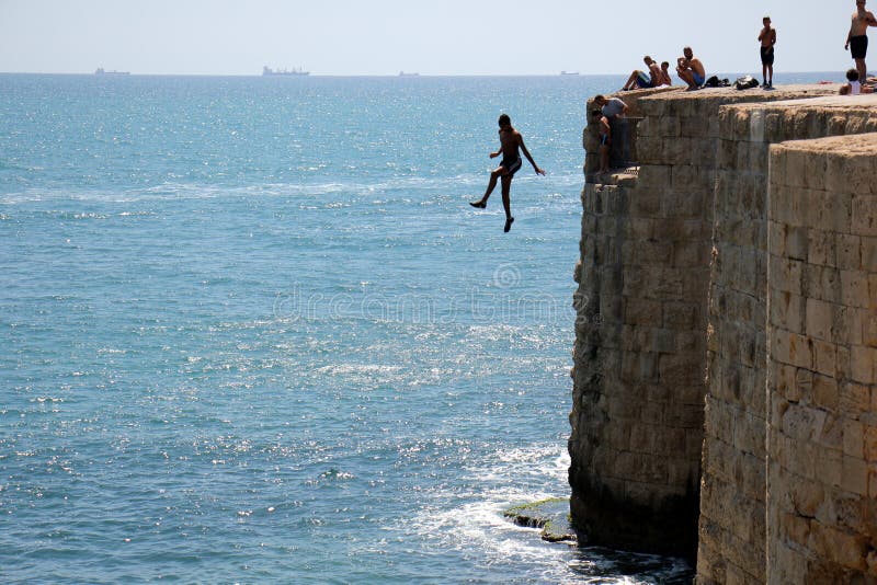 1,000 Jump Over Wall Photos - Free & Royalty-Free Stock Photos from ...