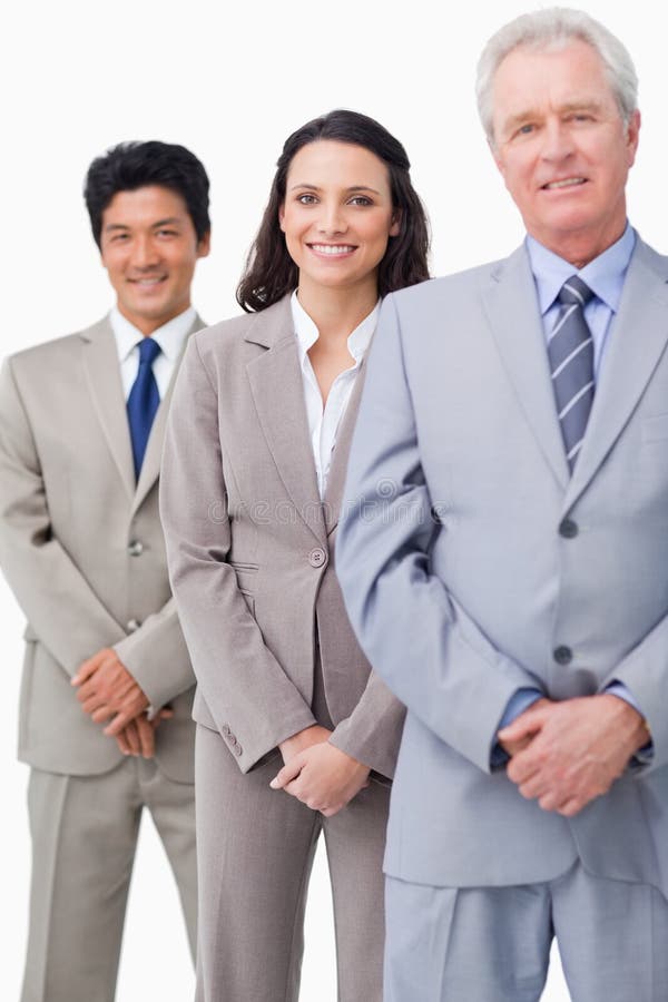 Junge Angestellte, Die Hinter Ihrem Chef Stehen Stockfoto - Bild von ...