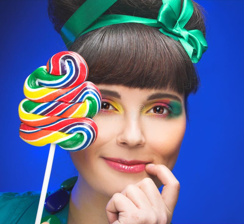 Junge reizend pralle Frau stockfoto. Bild von schönheit - 40504062