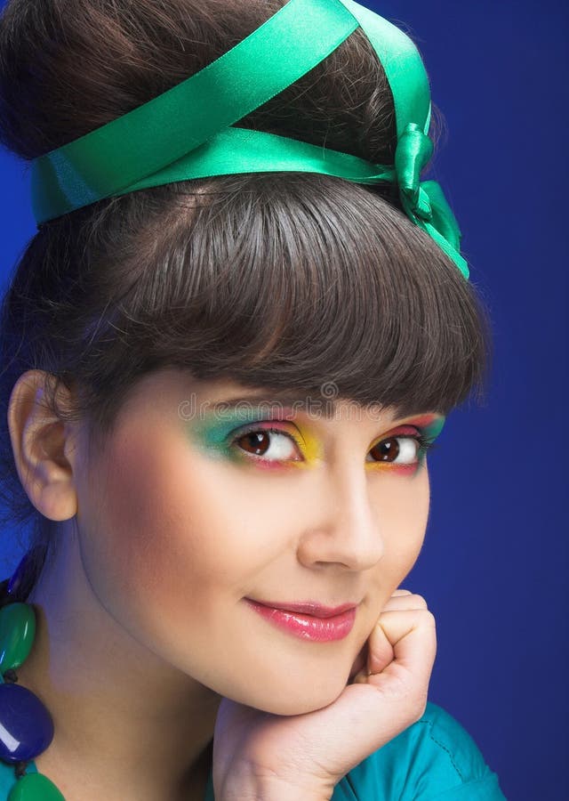 Junge reizend pralle Frau stockbild. Bild von europäisch - 40648285