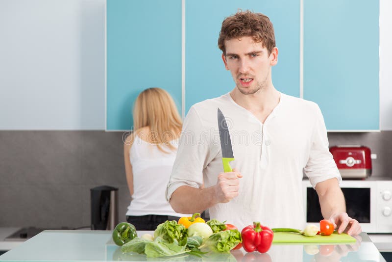 Junge Schöne Paare, Die Zu Hause Kochen Stockbild - Bild von kochen ...