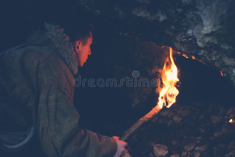 Fackel in der Hand stockbild. Bild von suche, geschäftsleute - 61387651