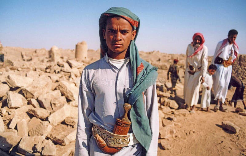 Junger Beduine im Zelt stockbild. Bild von bunt, kopfschmuck - 29794151