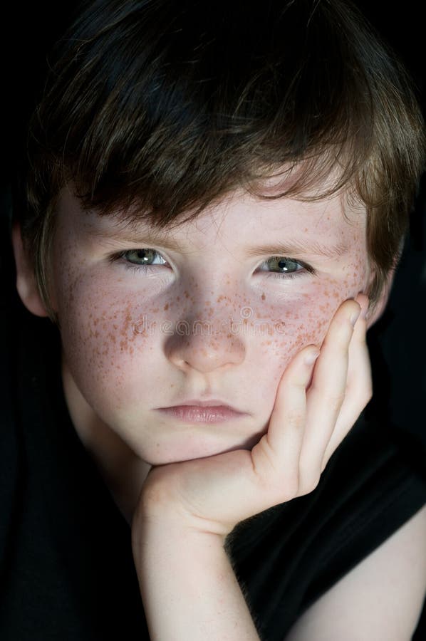 Grüne Augen und Freckle stockfoto. Bild von augen, kinder - 24184844