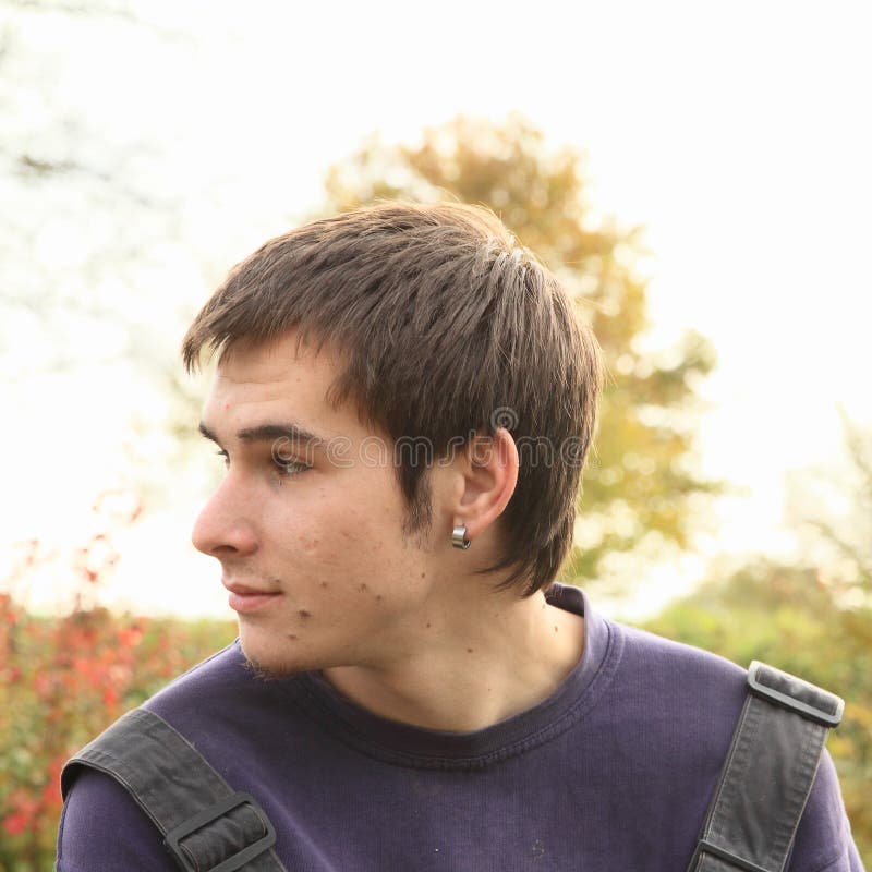Junger Mann stockbild. Bild von hemd, reizen, holen, kopf - 46275657
