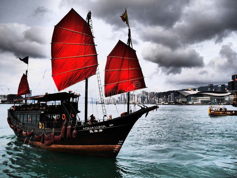 Junk Boat in Hong Kong editorial photo. Image of kowloon - 68365631