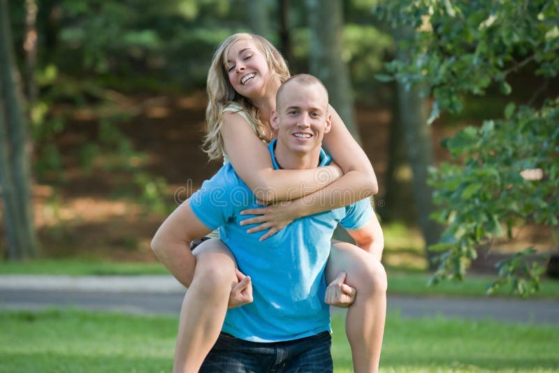 Junte jugar alrededor foto de archivo. Imagen de familia - 5475134