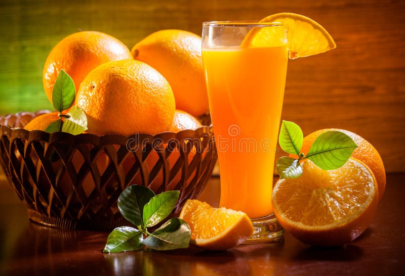 Jus d'orange photo stock. Image du organique, fruits - 102267792