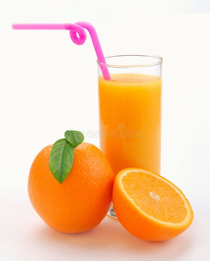 Jus D'orange Dans Un De Verre Et Une Orange Photo stock - Image du ...