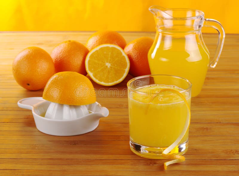 Jus d'orange frais photo stock. Image du choc, sélecteur - 16058700