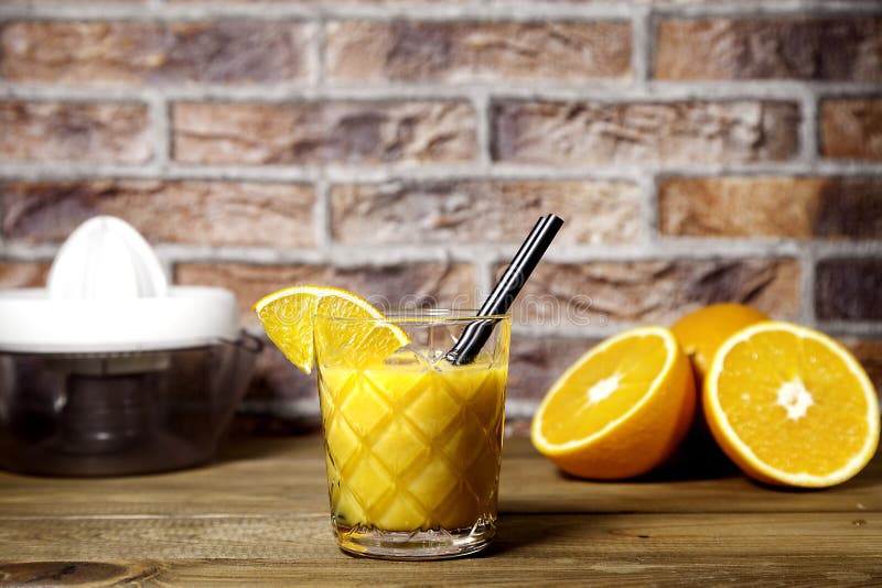 Jus d'orange en pers stock foto. Image of baksteen, tropisch - 109187208