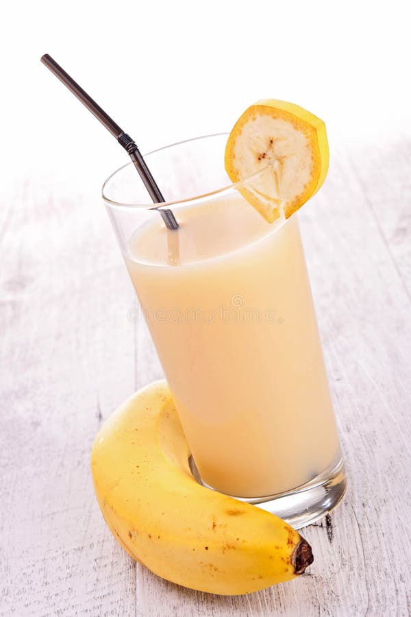 Jus de banane photo stock. Image of fruits, banane, vivacité - 31680516
