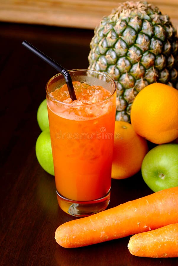 Jus de fruit photo stock. Image du ramassage, grand, vivacité - 18300386
