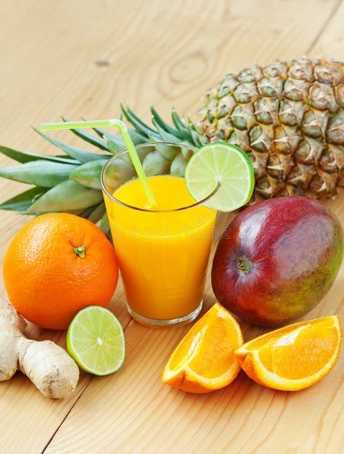 Jus de fruit tropical image stock. Image du santé, mélangé - 7451543