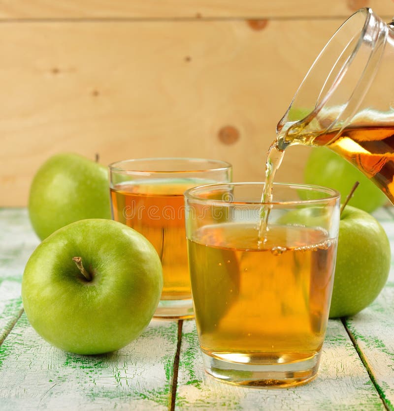 Jus de pomme naturel image stock. Image du vert, gourmet - 28633143