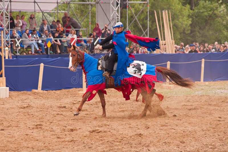 Justa medieval imagen de archivo editorial. Imagen de caballo - 31773539