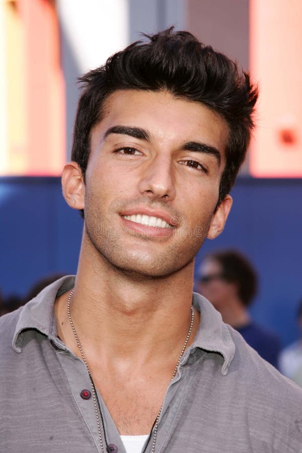 Justin Baldoni image stock éditorial. Image du rapide - 32585154