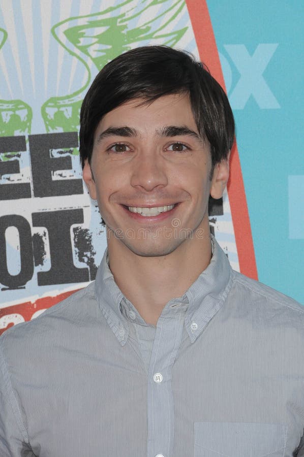 Justin Long editorial stock image. Image of 080810, arrivals - 26355609