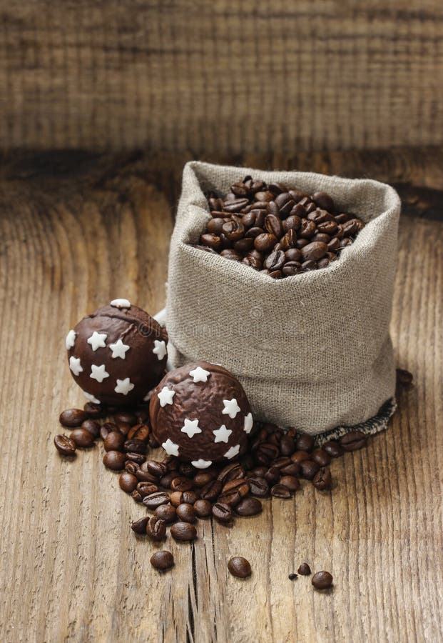 Jute Sack of Coffee Beans on Wooden Table Stock Photo - Image of ...