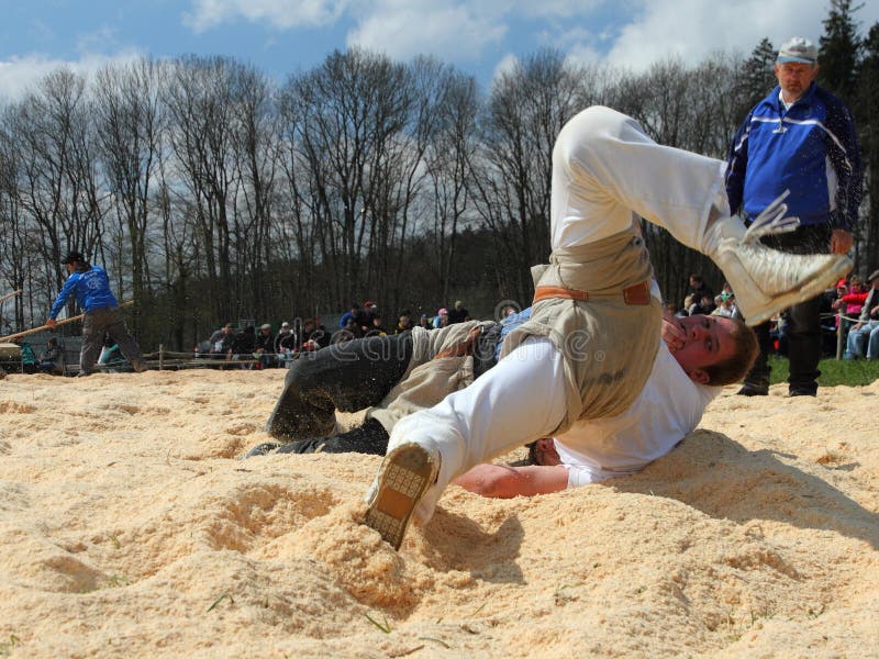 Schweizer Ringkampf redaktionelles stockfotografie. Bild von wind ...