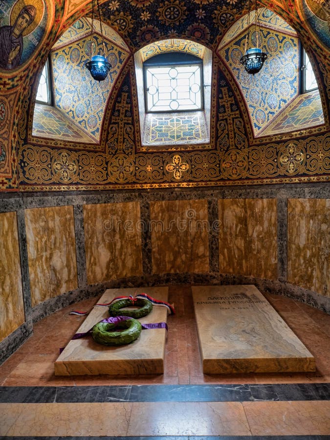 Krypta Stockfotos und Bilder - Laden Sie 11,799 lizenzfreie Fotos herunter