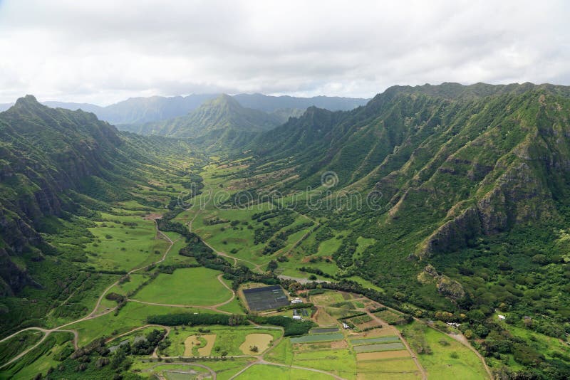 Kaaawa Valley in Kualoa Ranch Stock Photo - Image of pacific, kaaawa ...