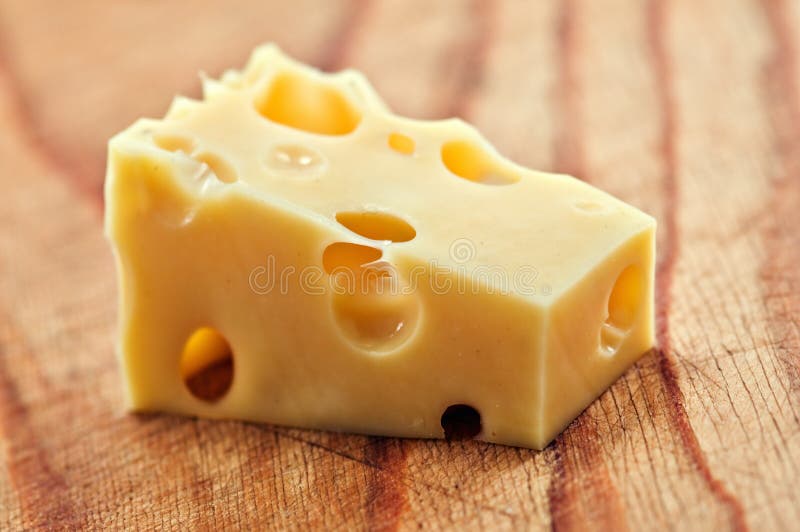 Kaas stock foto. Image of geel, zuivelfabriek, kaas, besnoeiing - 10905490
