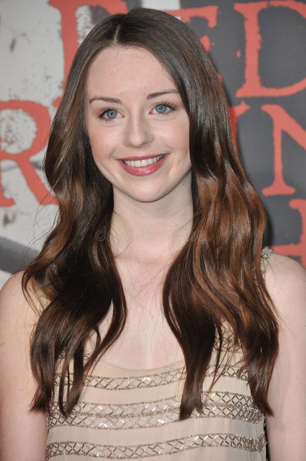 Les Yeux De Kacey Rohl 14 Actors Who Will Turn 30 In 2021 That We
