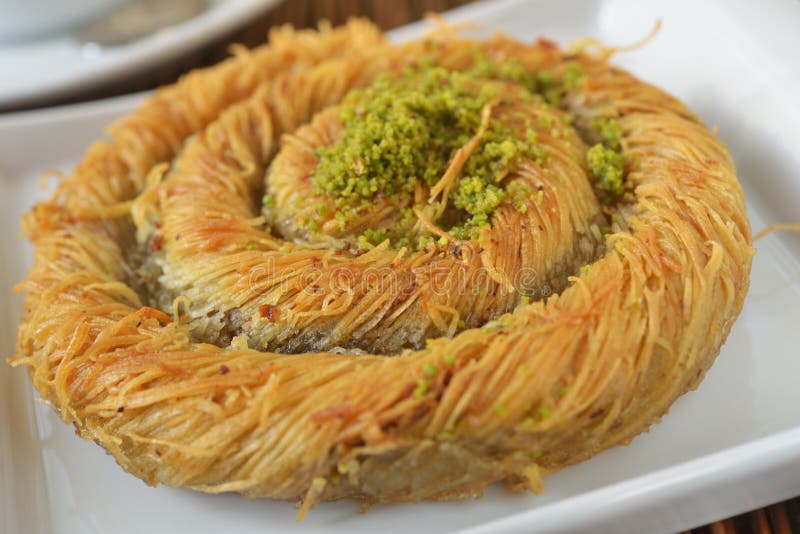 Kadayif fotografia stock. Immagine di preparato, orizzontale - 40964954