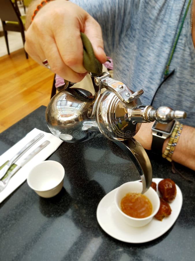 Arabiskt kaffe fotografering för bildbyråer. Bild av data - 100198825