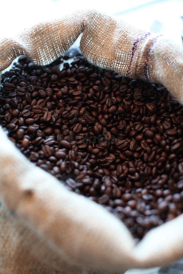 Kaffeebohne stockfoto. Bild von maschine, frühstück, schwarzes - 13912596