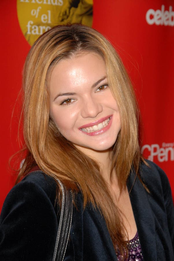 Kaili Thorne,Taylor Spreitler Editorial Stock Image - Image of lounge ...