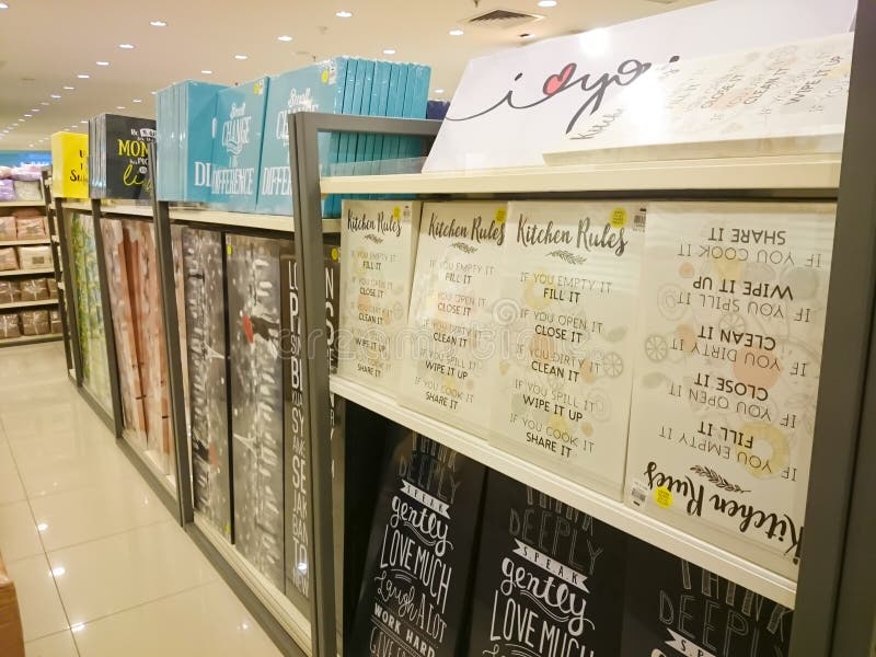 Kaison fotografía editorial. Imagen de urbano, interior - 110992537