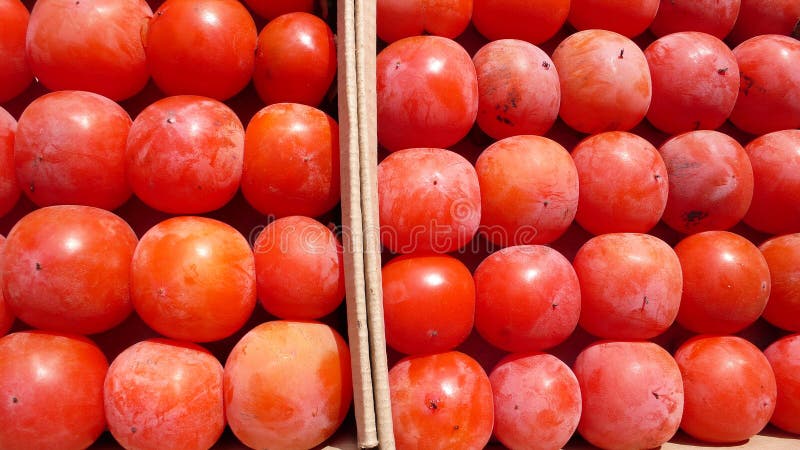 Kaki rouge image stock. Image du automne, délicieux, orange - 11982527