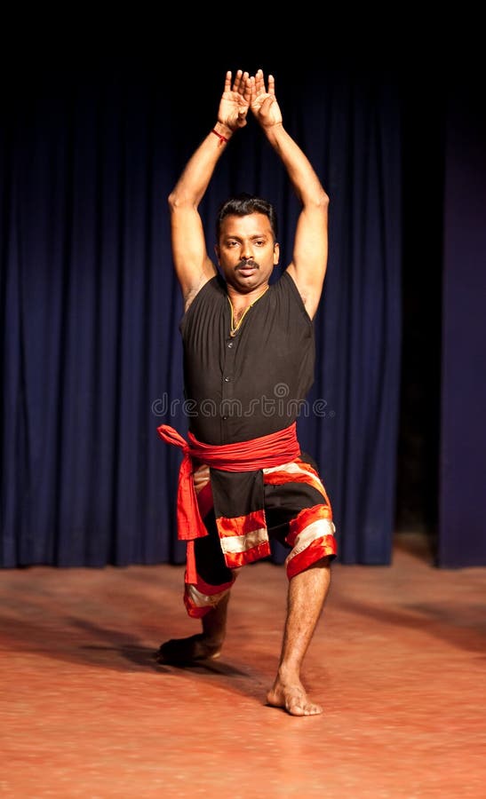 Kalaripayatt-Meister redaktionelles foto. Bild von karosserie - 17604126