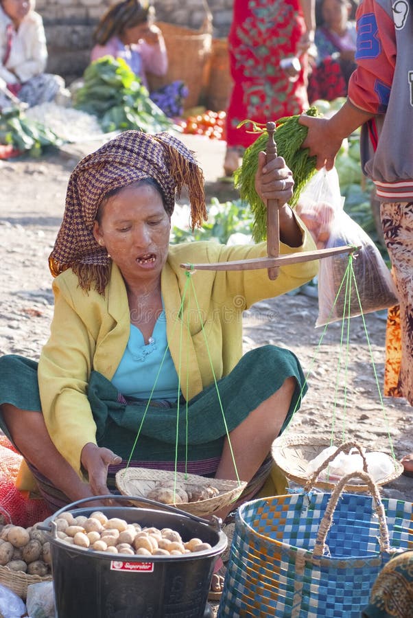 Kalaw Market editorial stock image. Image of bamboo, asia - 25802404