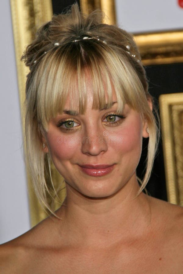 Kaley Cuoco editorial stock image. Image of kaley, guide - 23865554