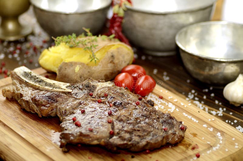 Kalfslapje stock foto. Image of catering, maaltijd, kleurrijk - 53513188