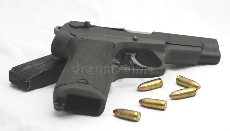 Kaliber 9 mm, obraz stock. Obraz złożonej z brutalnie, czerń - 125373