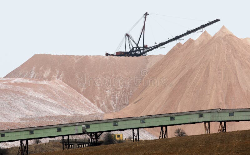 Kalksteen in De Ontwikkeling Van Rots En Blokken De Bouw Stock Foto ...