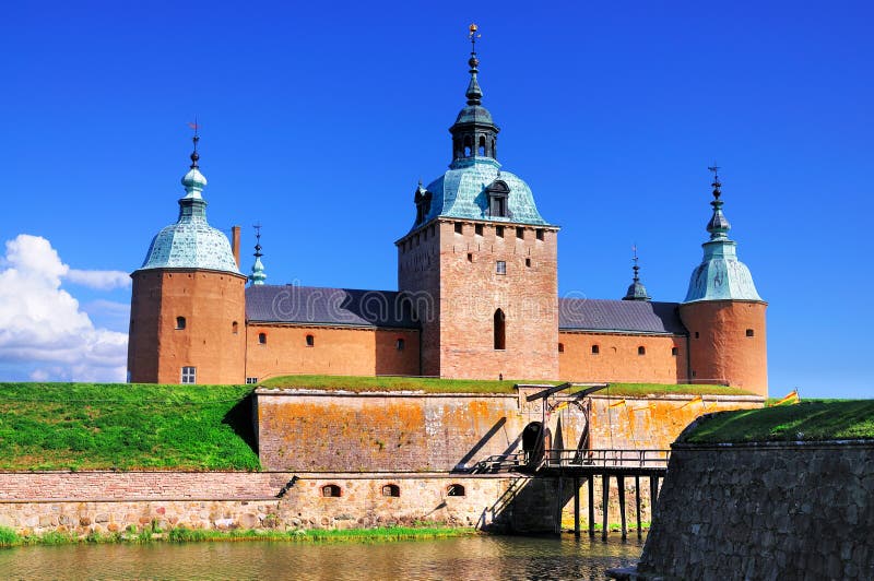 Kalmar Castle, Sweden stock image. Image of towers, tourists - 27291957